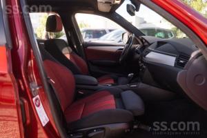 Red BMW X1 2010 in Liepaja, with an engine capacity of 2.00 L and mileage of 267 thousand km for 7500 €, photo 22 on AUTOMOTO.COM.LV