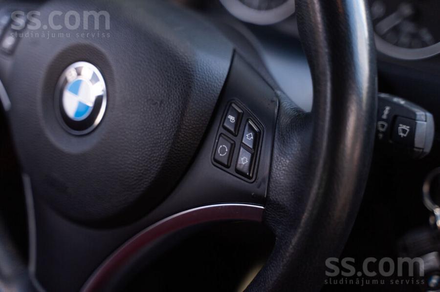 Red BMW X1 2010 in Liepaja, with an engine capacity of 2.00 L and mileage of 267 thousand km for 7500 €, photo 28 on AUTOMOTO.COM.LV