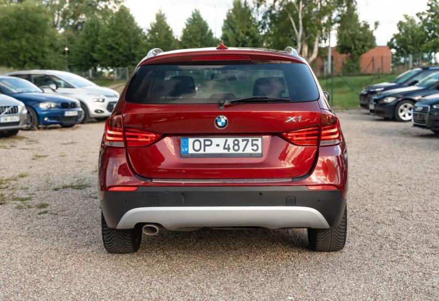 Красный БМВ Х1 2010 в Лиепая, объемом двигателя 2.00 л и пробегом 267 тыс. км за 7500 €, фото 10 на AUTOMOTO.COM.LV
