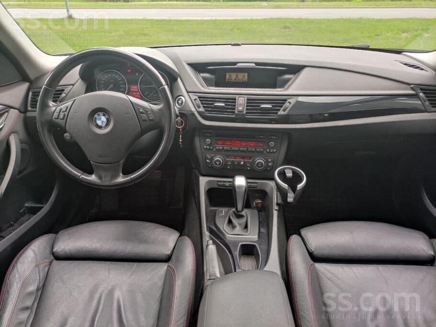 Violet BMW X1 2010 in Riga, with an engine capacity of 2.00 L and mileage of 283 thousand km for 7250 €, photo 8 on AUTOMOTO.COM.LV