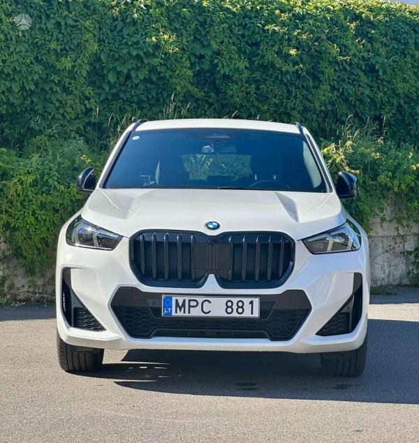 Balts BMW X1 2023 Viļņa, ar dzinēja tilpumu 1.50 L un nobraukumu 62 tūkst. km par 33500 €, foto 2 vietnē AUTOMOTO.COM.LV