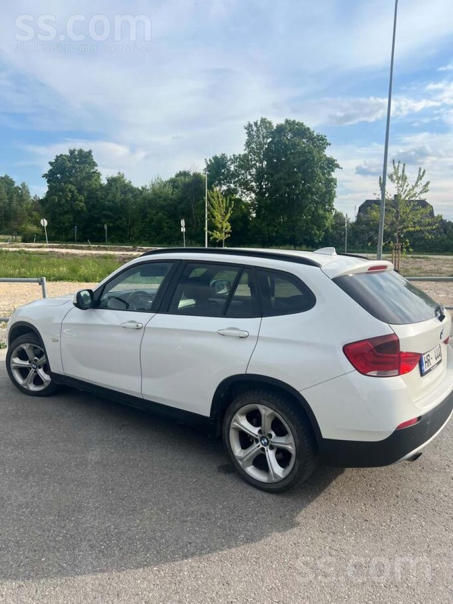 Balts BMW X1 2009 Rīga, ar dzinēja tilpumu 2.00 L un nobraukumu 320 tūkst. km par 7300 €, foto 1 vietnē AUTOMOTO.COM.LV