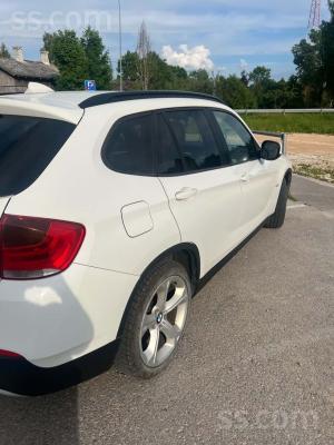 Balts BMW X1 2009 Rīga, ar dzinēja tilpumu 2.00 L un nobraukumu 320 tūkst. km par 7300 €, foto 4 vietnē AUTOMOTO.COM.LV