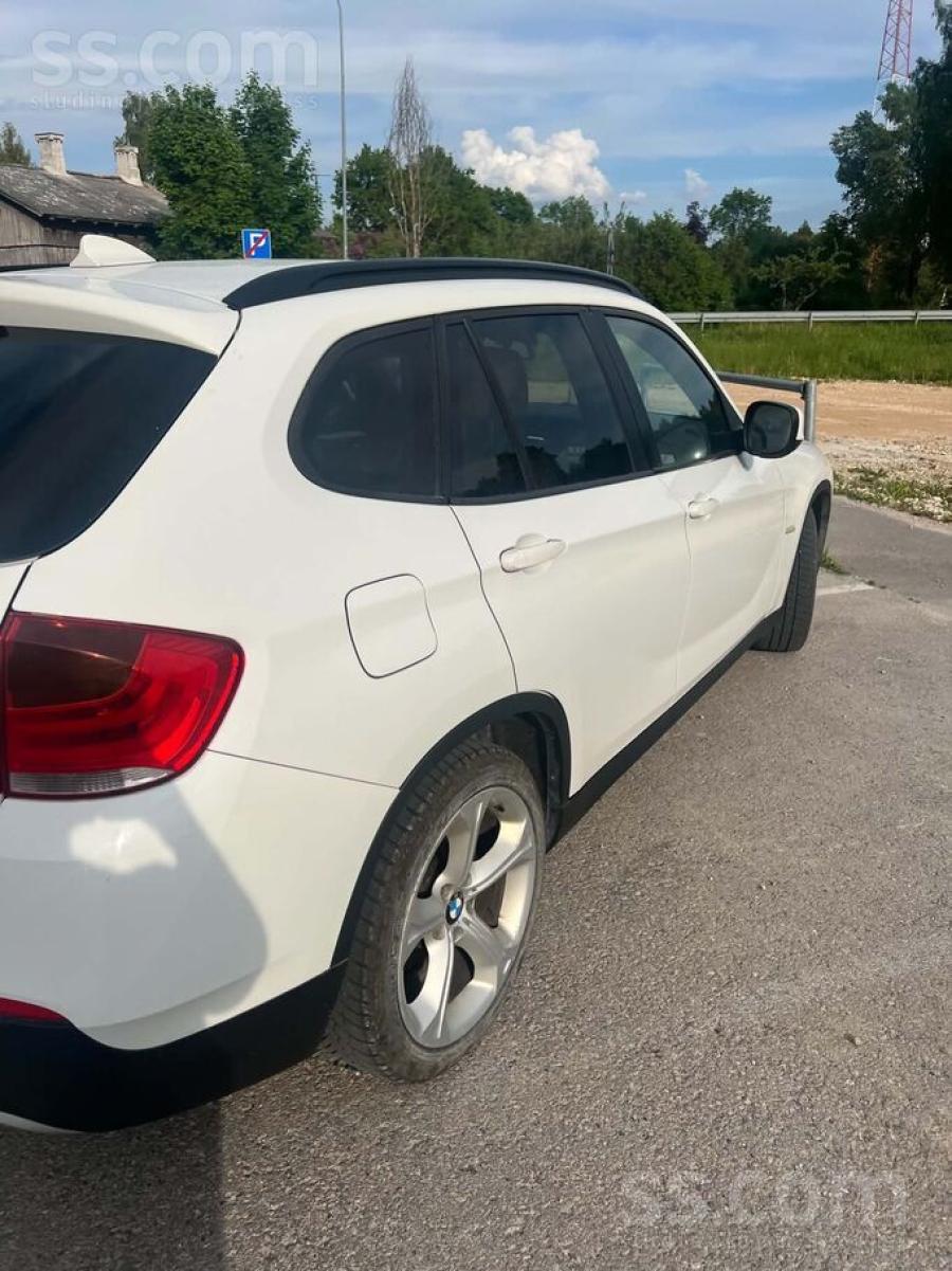 Balts BMW X1 2009 Rīga, ar dzinēja tilpumu 2.00 L un nobraukumu 320 tūkst. km par 7300 €, foto 4 vietnē AUTOMOTO.COM.LV