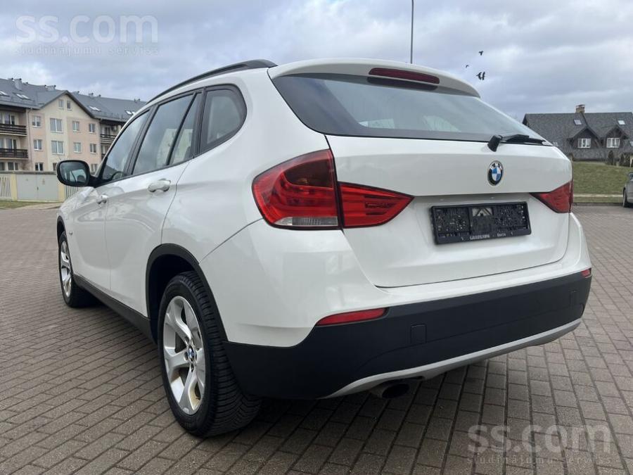 White BMW X1 2010 in Riga, with an engine capacity of 2.00 L and mileage of 309 thousand km for 5250 €, photo 5 on AUTOMOTO.COM.LV