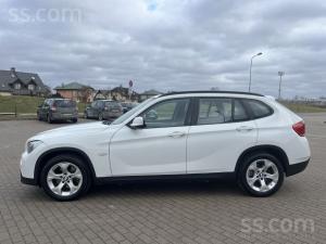 White BMW X1 2010 in Riga, with an engine capacity of 2.00 L and mileage of 309 thousand km for 5250 €, photo 7 on AUTOMOTO.COM.LV