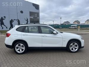White BMW X1 2010 in Riga, with an engine capacity of 2.00 L and mileage of 309 thousand km for 5250 €, photo 8 on AUTOMOTO.COM.LV