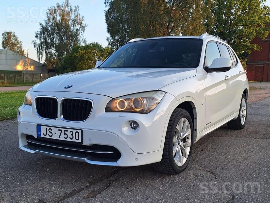 White BMW X1 2010 in Riga, with an engine capacity of 2.00 L and mileage of 276 thousand km for 7200 €, photo 1 on AUTOMOTO.COM.LV
