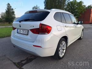 White BMW X1 2010 in Riga, with an engine capacity of 2.00 L and mileage of 276 thousand km for 7200 €, photo 4 on AUTOMOTO.COM.LV