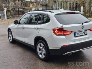 Balts BMW X1 2010 Rīga, ar dzinēja tilpumu 2.00 L un nobraukumu 209 tūkst. km par 8500 €, foto 4 vietnē AUTOMOTO.COM.LV