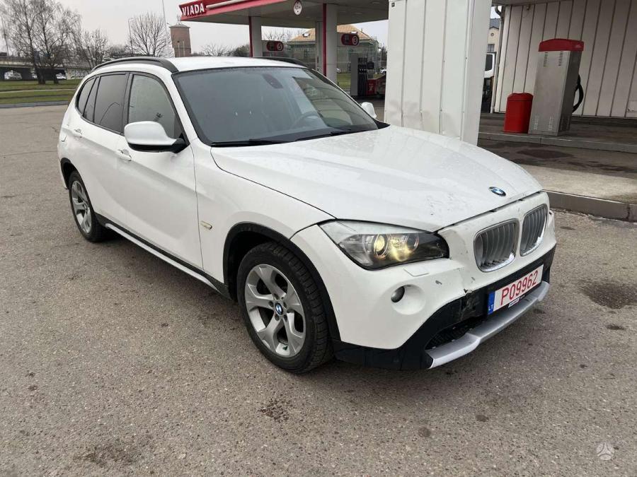 White BMW X1 2010 in Marijampole, with an engine capacity of 2.00 L and mileage of 244 thousand km for 3550 €, photo 2 on AUTOMOTO.COM.LV