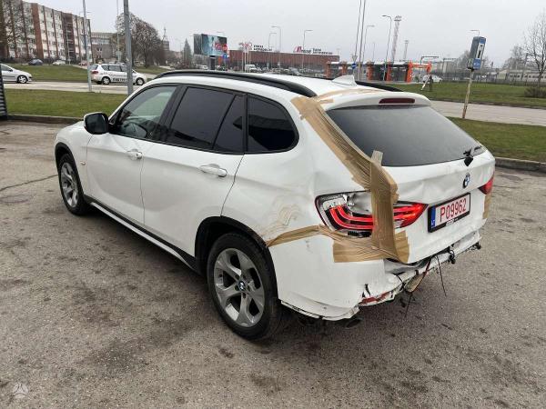 White BMW X1 2010 in Marijampole, with an engine capacity of 2.00 L and mileage of 244 thousand km for 3550 €, photo 9 on AUTOMOTO.COM.LV