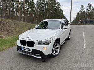 White BMW X1 2010 in Riga, with an engine capacity of 2.00 L and mileage of 311 thousand km for 8250 €, photo  on AUTOMOTO.COM.LV