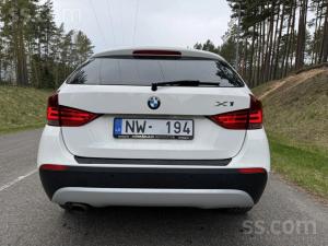 White BMW X1 2010 in Riga, with an engine capacity of 2.00 L and mileage of 311 thousand km for 8250 €, photo 6 on AUTOMOTO.COM.LV