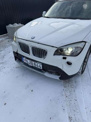 White BMW X1 2010 in Marijampole, with an engine capacity of 2.00 L and mileage of 244 thousand km for 3350 €, photo 3 on AUTOMOTO.COM.LV