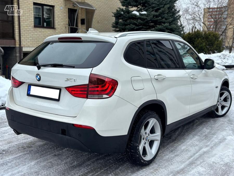 Balts BMW X1 2010 Kauņa, ar dzinēja tilpumu 2.00 L un nobraukumu 300 tūkst. km par 6500 €, foto 4 vietnē AUTOMOTO.COM.LV