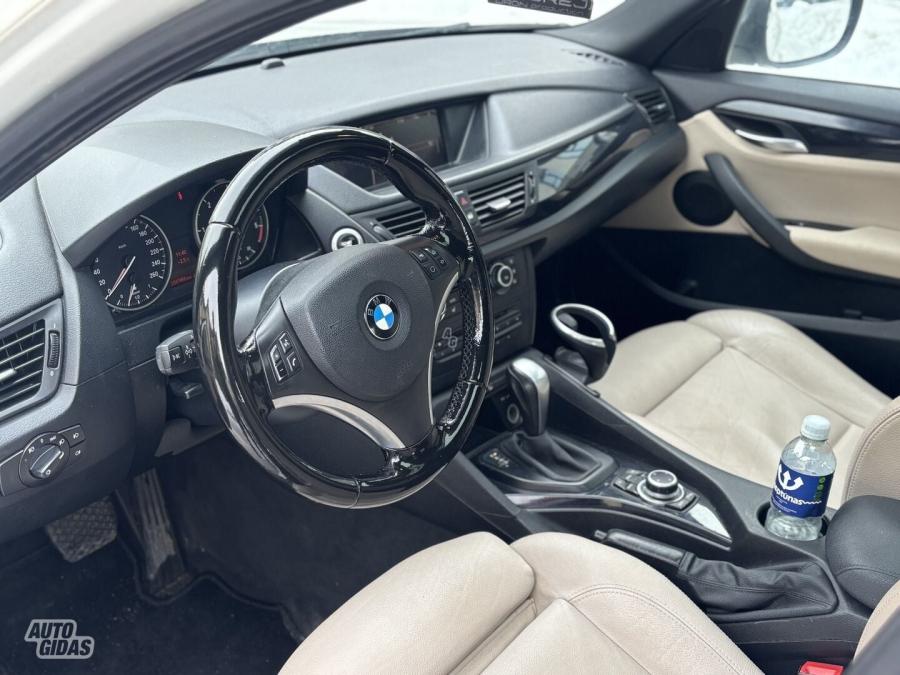Balts BMW X1 2010 Kauņa, ar dzinēja tilpumu 2.00 L un nobraukumu 300 tūkst. km par 6500 €, foto 16 vietnē AUTOMOTO.COM.LV