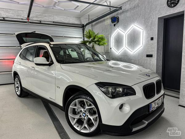 Белый БМВ Х1 2010 в Каунас, объемом двигателя 2.00 л и пробегом 221 тыс. км за 6950 €, фото 8 на AUTOMOTO.COM.LV