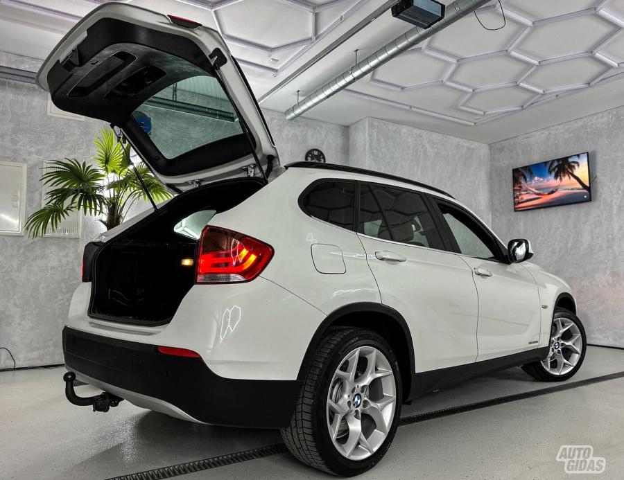 White BMW X1 2010 in Kaunas, with an engine capacity of 2.00 L and mileage of 221 thousand km for 6950 €, photo 17 on AUTOMOTO.COM.LV