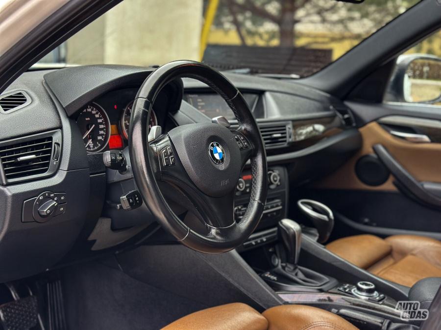 White BMW X1 2010 in Kaunas, with an engine capacity of 2.00 L and mileage of 221 thousand km for 6950 €, photo 32 on AUTOMOTO.COM.LV