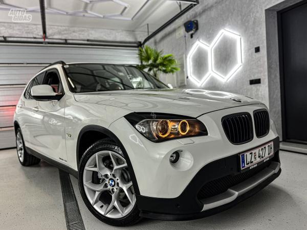 Balts BMW X1 2010 Kauņa, ar dzinēja tilpumu 2.00 L un nobraukumu 221 tūkst. km par 6950 €, foto 1 vietnē AUTOMOTO.COM.LV