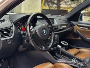 Balts BMW X1 2010 Kauņa, ar dzinēja tilpumu 2.00 L un nobraukumu 221 tūkst. km par 6950 €, foto 32 vietnē AUTOMOTO.COM.LV