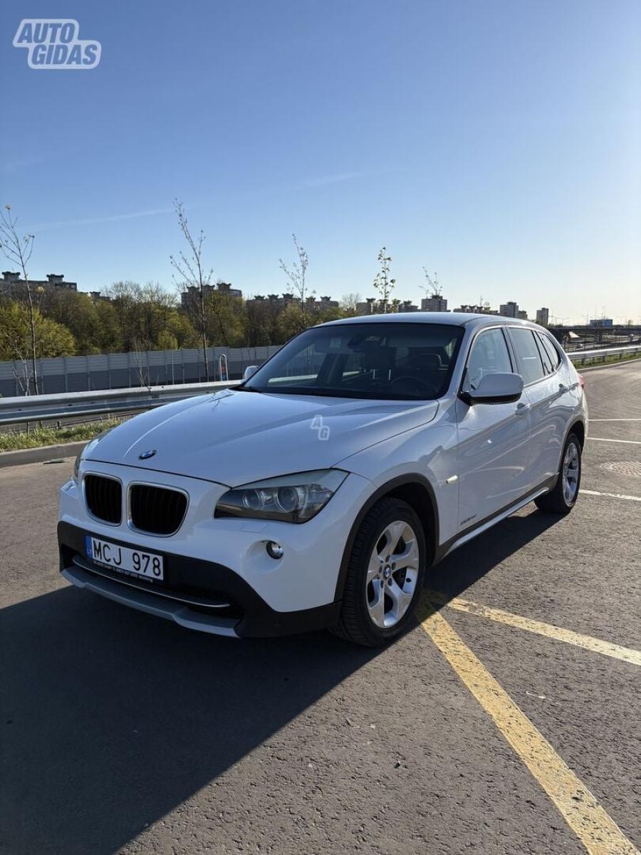 White BMW X1 2010 in Kaunas, with an engine capacity of 2.00 L and mileage of 247 thousand km for 7000 €, photo 1 on AUTOMOTO.COM.LV