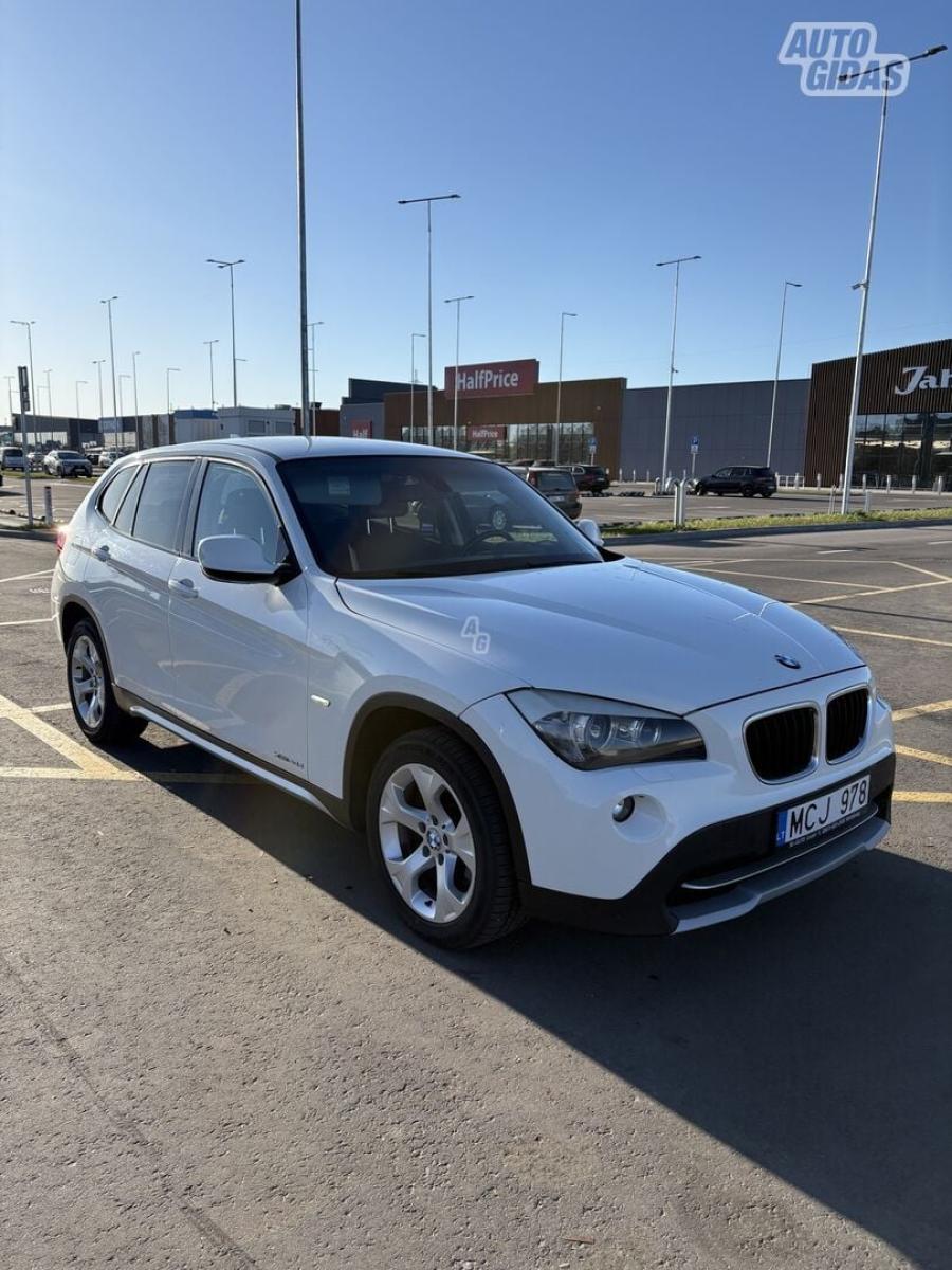White BMW X1 2010 in Kaunas, with an engine capacity of 2.00 L and mileage of 247 thousand km for 7000 €, photo 3 on AUTOMOTO.COM.LV