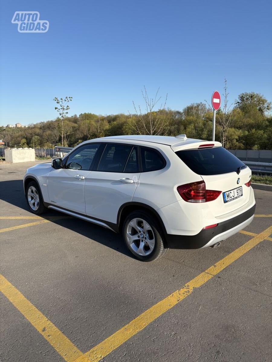 White BMW X1 2010 in Kaunas, with an engine capacity of 2.00 L and mileage of 247 thousand km for 7000 €, photo 6 on AUTOMOTO.COM.LV