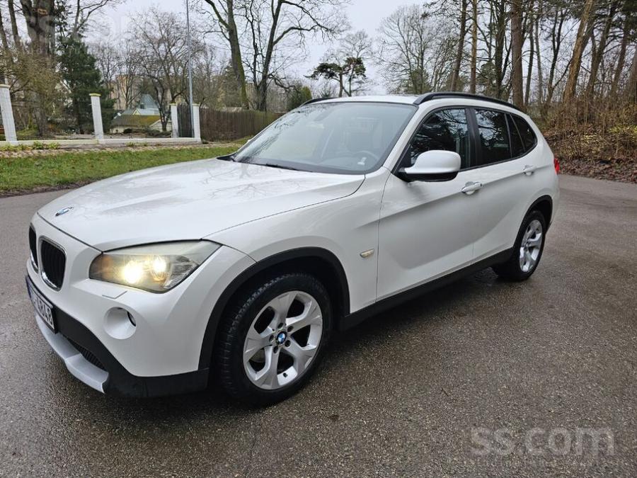 Balts BMW X1 2010 Rīga, ar dzinēja tilpumu 2.00 L un nobraukumu 212 tūkst. km par 7850 €, foto 1 vietnē AUTOMOTO.COM.LV