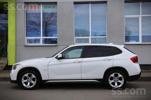 Balts BMW X1 2010 Rīga, ar dzinēja tilpumu 2.00 L un nobraukumu 339 tūkst. km par 5995 €, foto 2 vietnē AUTOMOTO.COM.LV