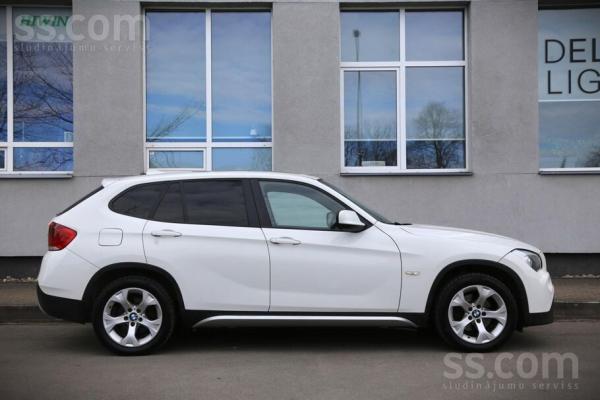 Balts BMW X1 2010 Rīga, ar dzinēja tilpumu 2.00 L un nobraukumu 339 tūkst. km par 5995 €, foto 3 vietnē AUTOMOTO.COM.LV