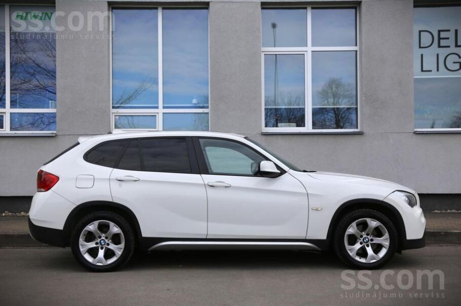Balts BMW X1 2010 Rīga, ar dzinēja tilpumu 2.00 L un nobraukumu 339 tūkst. km par 5995 €, foto 4 vietnē AUTOMOTO.COM.LV