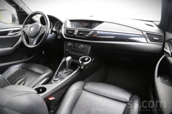 White BMW X1 2010 in Riga, with an engine capacity of 2.00 L and mileage of 339 thousand km for 5995 €, photo 9 on AUTOMOTO.COM.LV