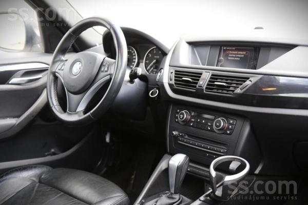 White BMW X1 2010 in Riga, with an engine capacity of 2.00 L and mileage of 339 thousand km for 5995 €, photo 10 on AUTOMOTO.COM.LV