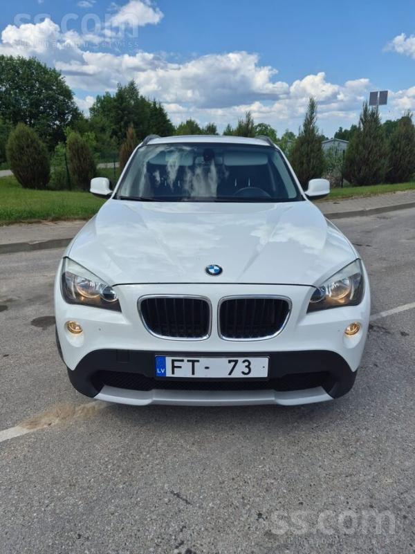 White BMW X1 2010 in Ogre, with an engine capacity of 2.00 L and mileage of 285 thousand km for 4950 €, photo 1 on AUTOMOTO.COM.LV