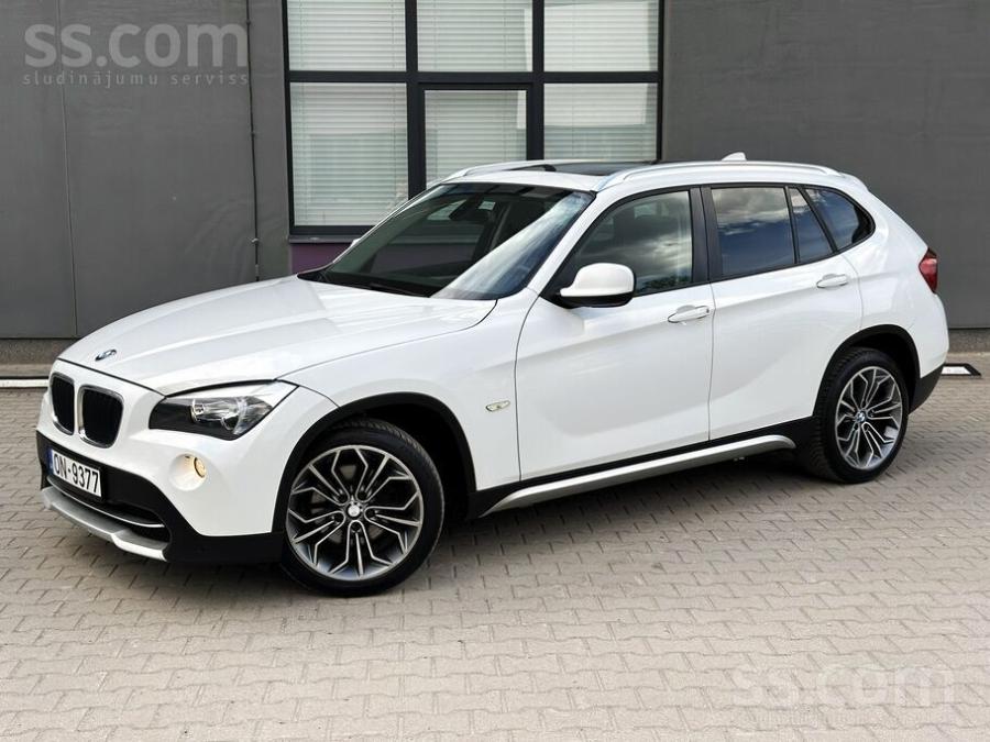 White BMW X1 2010 in Riga, with an engine capacity of 2.00 L and mileage of 280 thousand km for 6600 €, photo 4 on AUTOMOTO.COM.LV