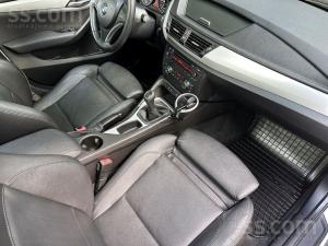 Белый БМВ Х1 2010 в Рига, объемом двигателя 2.00 л и пробегом 280 тыс. км за 6200 €, фото 11 на AUTOMOTO.COM.LV