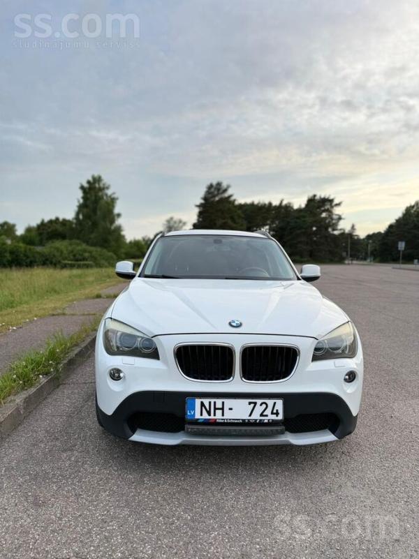 White BMW X1 2010 in Ventspils, with an engine capacity of 2.00 L and mileage of 231 thousand km for 6300 €, photo 3 on AUTOMOTO.COM.LV