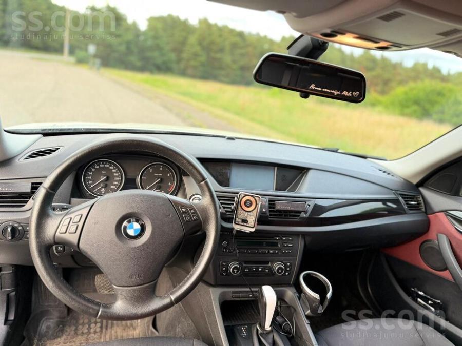 Белый БМВ Х1 2010 в Вентспилс, объемом двигателя 2.00 л и пробегом 231 тыс. км за 6300 €, фото 7 на AUTOMOTO.COM.LV