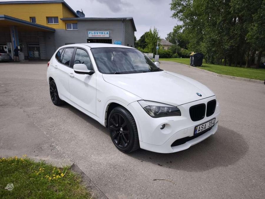 Balts BMW X1 2010 Šauļi, ar dzinēja tilpumu 2.00 L un nobraukumu 385 tūkst. km par 8000 €, foto 1 vietnē AUTOMOTO.COM.LV