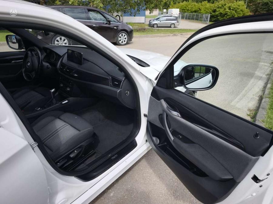 Balts BMW X1 2010 Šauļi, ar dzinēja tilpumu 2.00 L un nobraukumu 385 tūkst. km par 8000 €, foto 12 vietnē AUTOMOTO.COM.LV