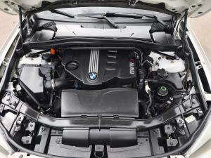 Balts BMW X1 2010 Šauļi, ar dzinēja tilpumu 2.00 L un nobraukumu 385 tūkst. km par 8000 €, foto 15 vietnē AUTOMOTO.COM.LV