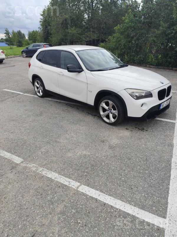 Balts BMW X1 2010 Kuldīga, ar dzinēja tilpumu 2.00 L un nobraukumu 234 tūkst. km par 4450 €, foto 2 vietnē AUTOMOTO.COM.LV