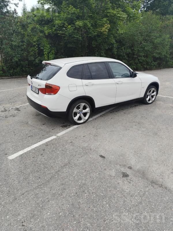 Balts BMW X1 2010 Kuldīga, ar dzinēja tilpumu 2.00 L un nobraukumu 234 tūkst. km par 4450 €, foto 3 vietnē AUTOMOTO.COM.LV