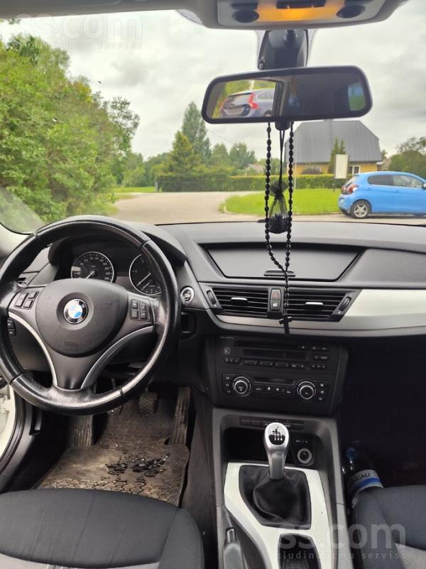 Balts BMW X1 2010 Kuldīga, ar dzinēja tilpumu 2.00 L un nobraukumu 234 tūkst. km par 4450 €, foto 5 vietnē AUTOMOTO.COM.LV