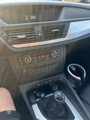 White BMW X1 2010 in Alytus, with an engine capacity of 2.00 L and mileage of 238 thousand km for 6680 €, photo 16 on AUTOMOTO.COM.LV