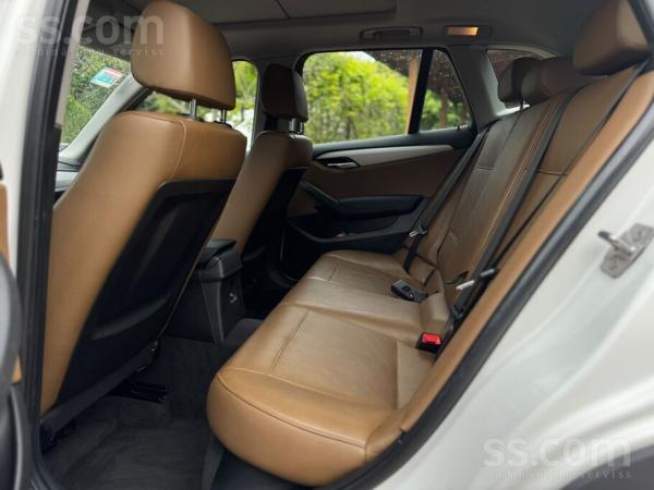 White BMW X1 2010 in Jelgava, with an engine capacity of 1.90 L and mileage of 260 thousand km for 8950 €, photo 9 on AUTOMOTO.COM.LV