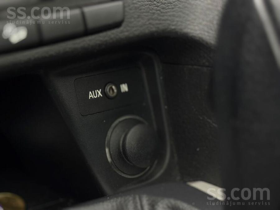 White BMW X1 2010 in Jelgava, with an engine capacity of 1.90 L and mileage of 260 thousand km for 8950 €, photo 18 on AUTOMOTO.COM.LV