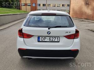 Balts BMW X1 2010 Jēkabpils, ar dzinēja tilpumu 2.00 L un nobraukumu 221 tūkst. km par 6990 €, foto 10 vietnē AUTOMOTO.COM.LV